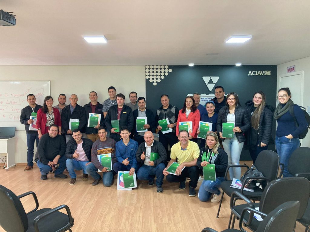 TRILHAS DE DESENVOLVIMENTO DE LIDERANÇAS MASTER - Master TRILHAS DE DESENVOLVIMENTO DE LIDERANÇAS MASTER - Master